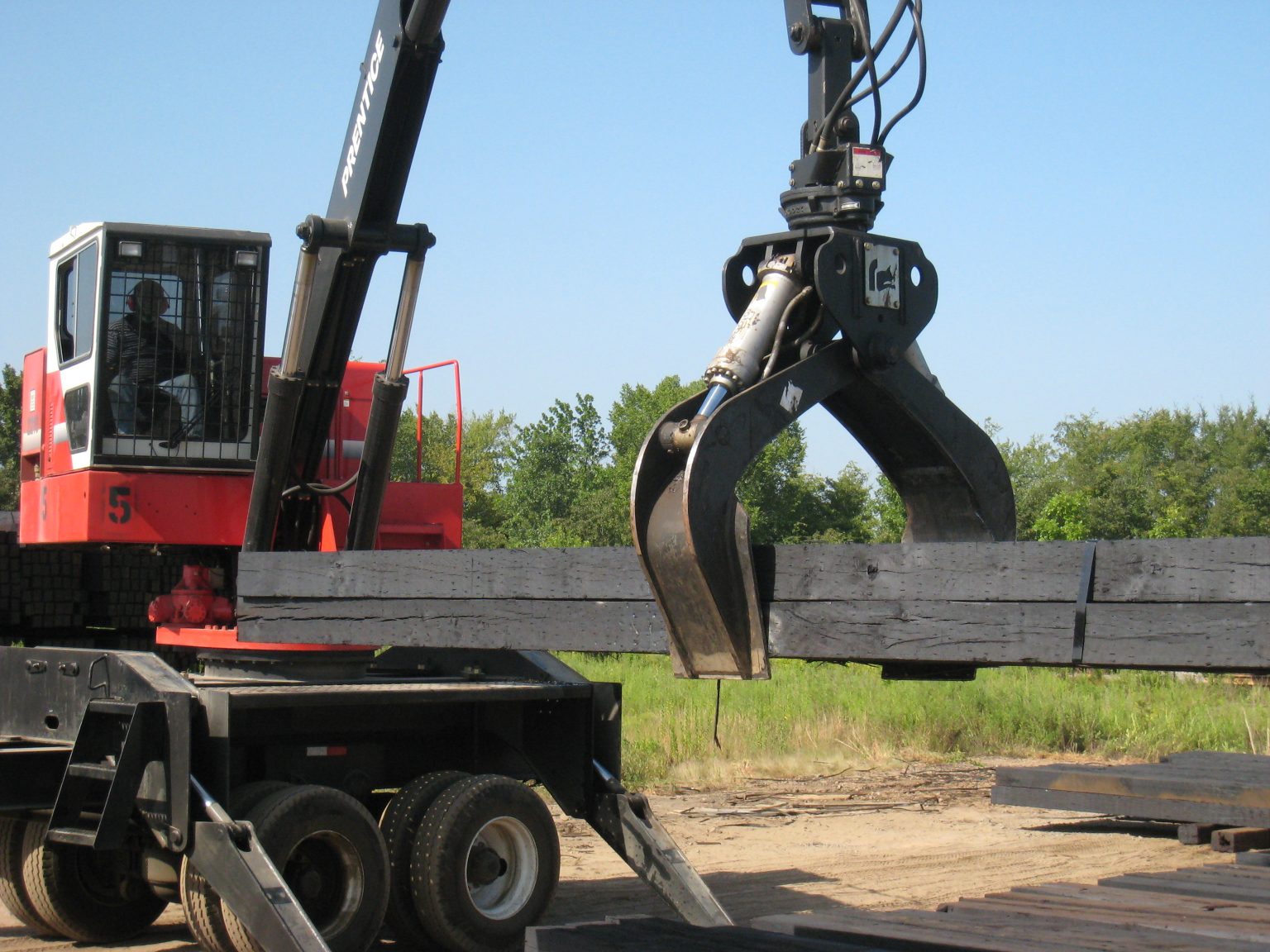 Rail Tie Bundle Grapple - Railway Loader Attachment - Rotobec